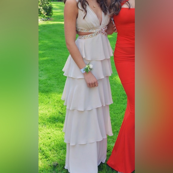 BCBG | Dresses | Bcbg Tiered Dress Great For Prom | Poshmark